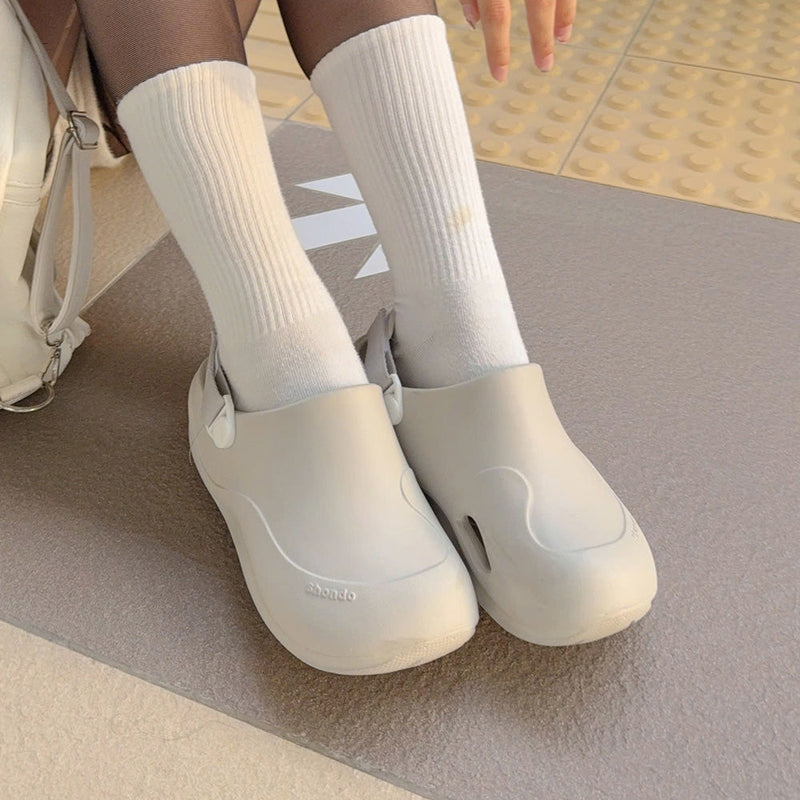 10+ Vietnamese local shoe brands for young people